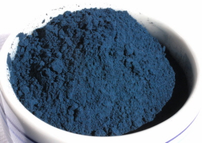 Woad powder, woad seeds and cards
